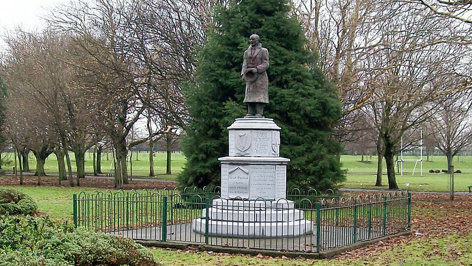 Activists call for apology from Taoiseach after Russell statue attacked ...