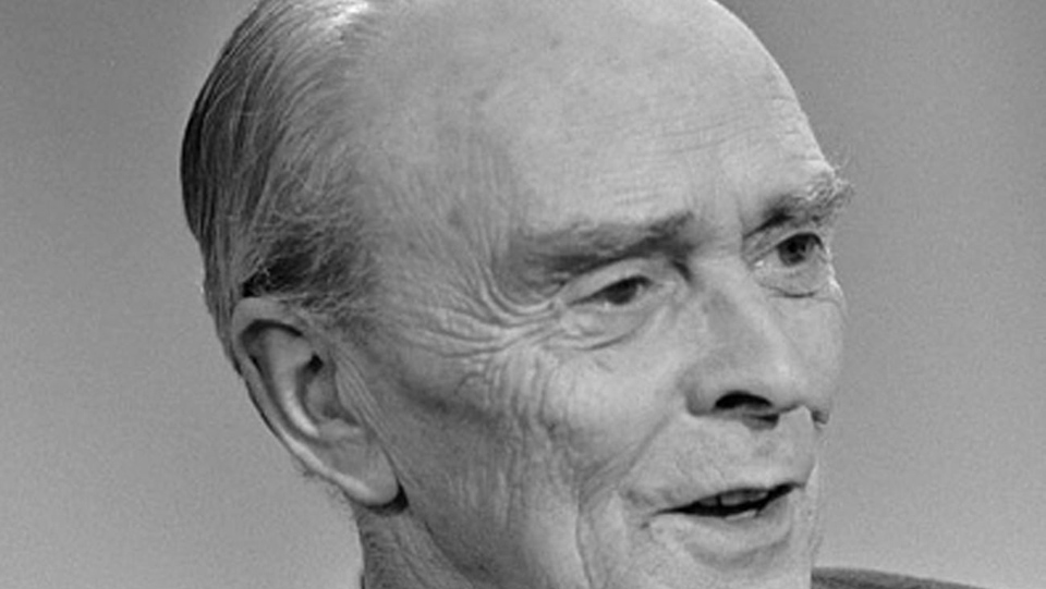 ON THIS DAY: 8 OCTOBER 1974: SEÁN MACBRIDE became first Irish person to ...