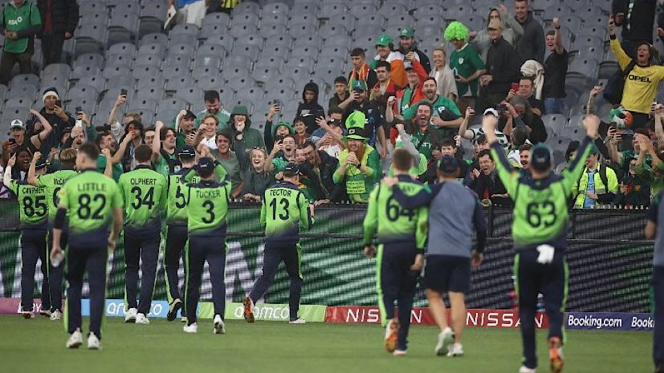 Ireland pull off major upset by beating tournament favourites England ...