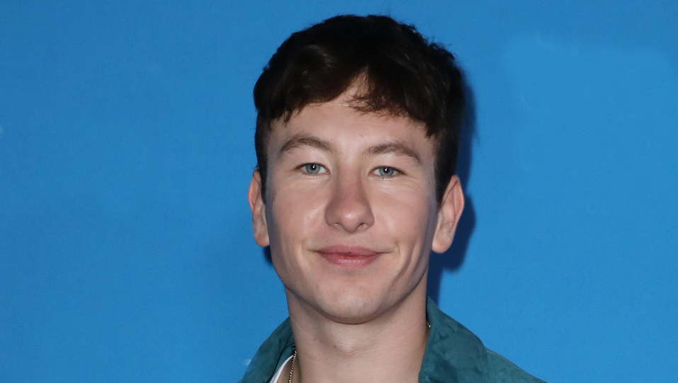 "Up the flats" says Barry Keoghan as he keeps winning awards - Gript