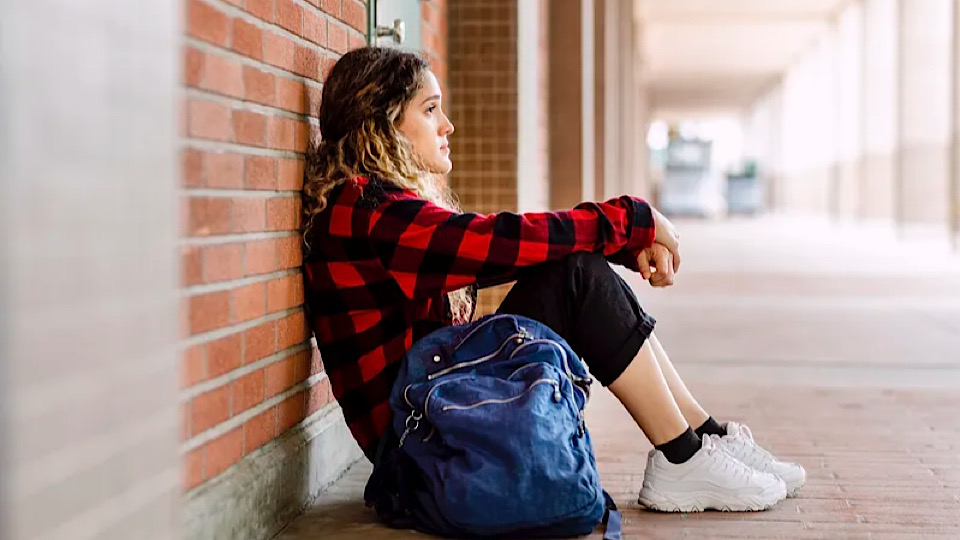 57% of teenage girls feel “persistently sad or hopeless”, U.S. report ...
