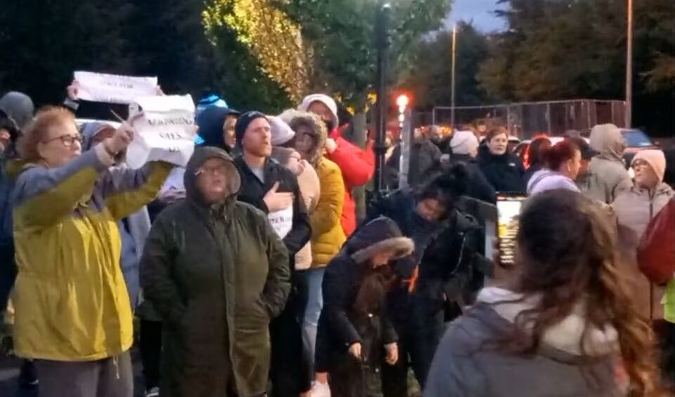 Hundreds protest against migrant centre in Newbridge despite storm - Gript