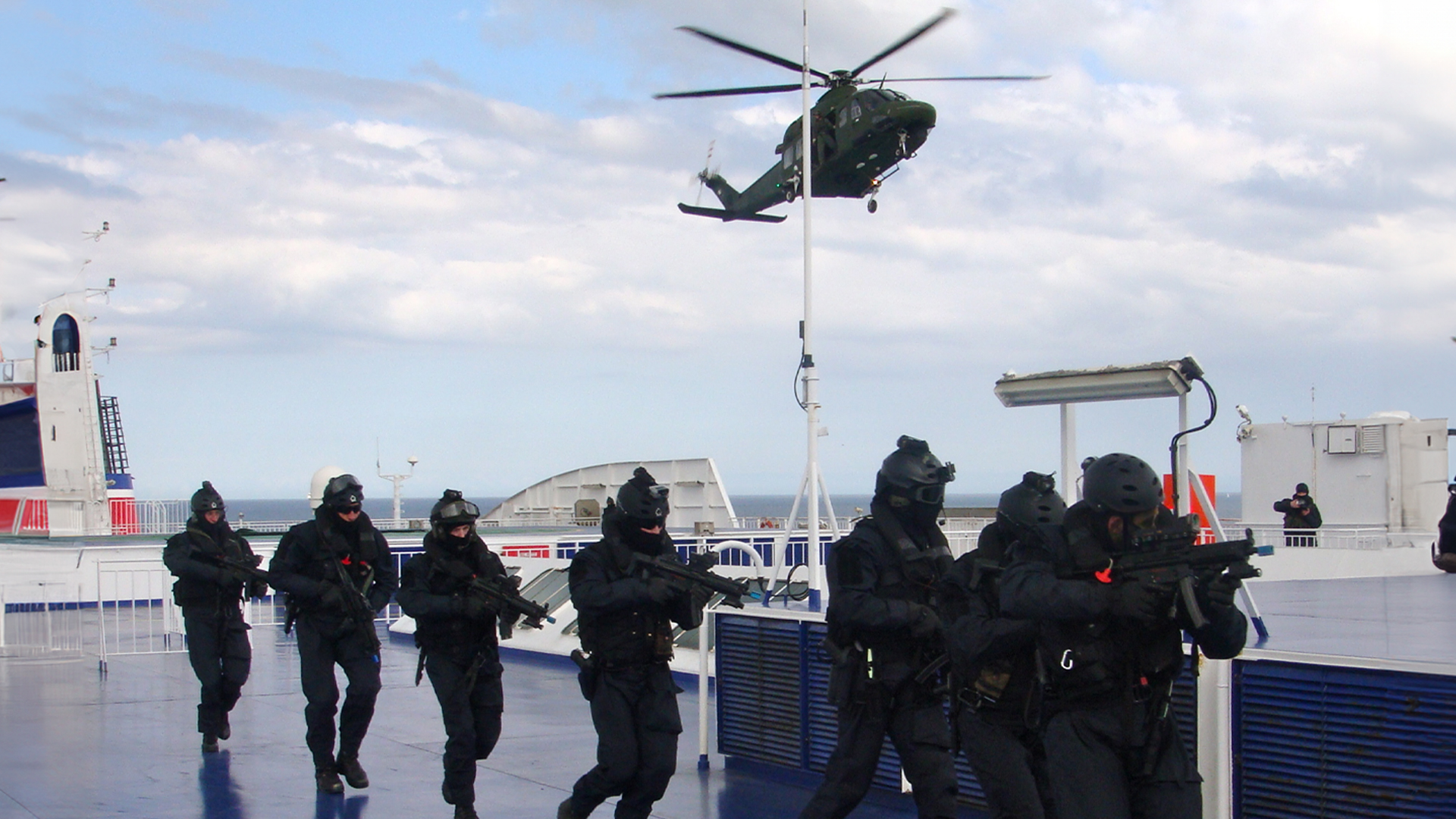 Irish troops' lives put “at risk” during drug ship seizure - Senator ...