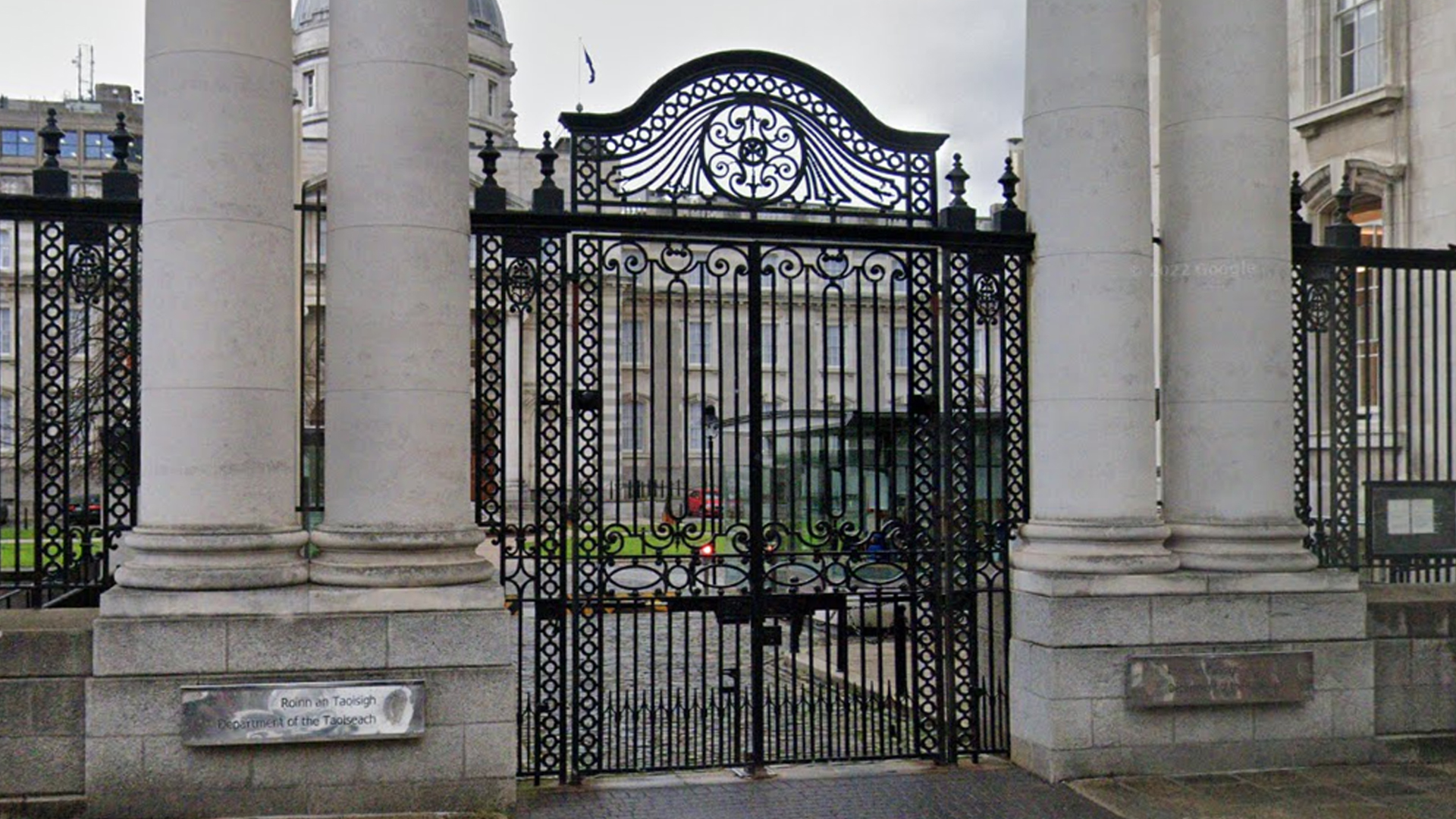Man rammed gates of Dáil, Áras an Uachtaráin, and Customs House with ...