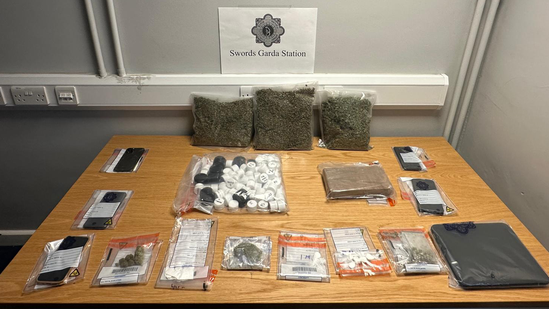 Woman in her 30s arrested as €125k in drugs seized - Gript