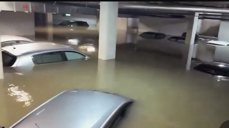 VIDEO: Cars underwater as carpark floods in Dublin - Gript
